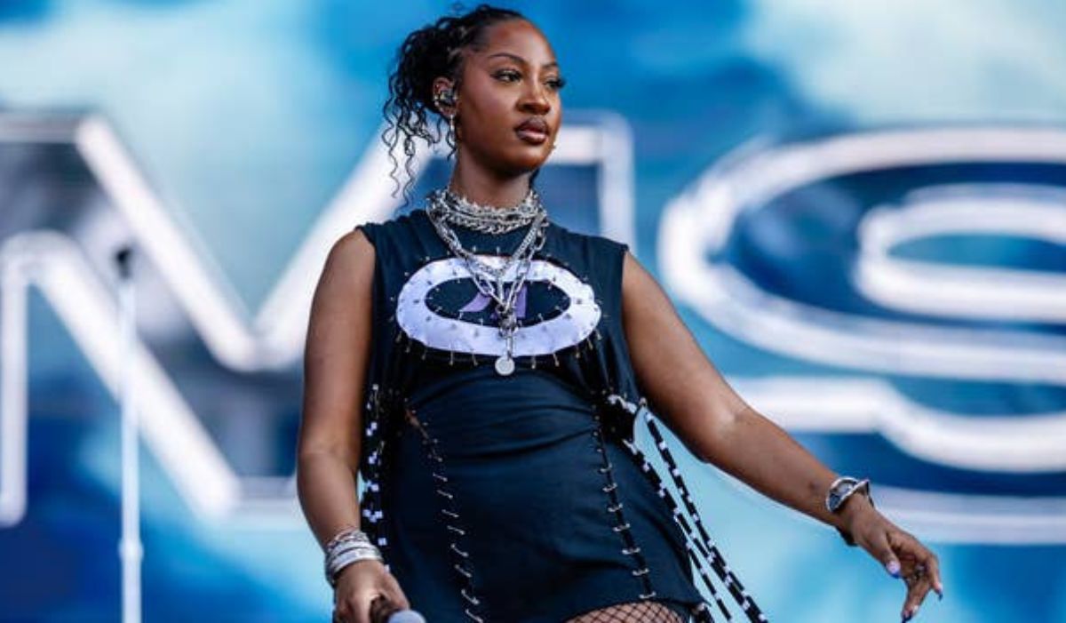 Tems Achieves Remarkable Milestones In USA, Becomes Best-selling ...