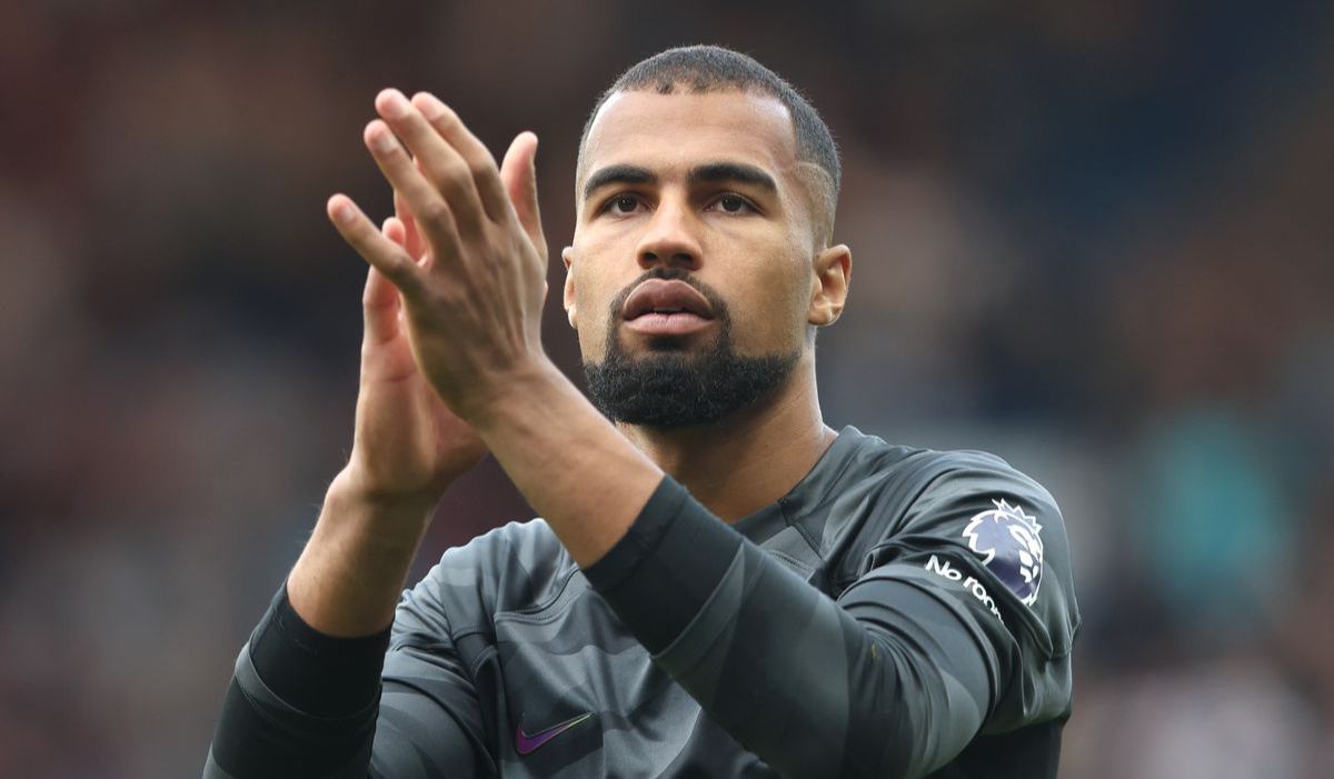 Chelsea Consider New Goalkeeper Signing As Competition For Robert ...